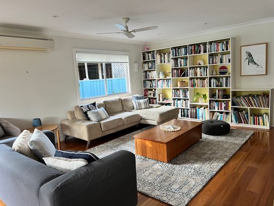 Karmen Blue and Ivory Geometric Patterned Rug