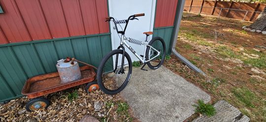 Crew Bike Co CB29 BMX Bike – City Grounds