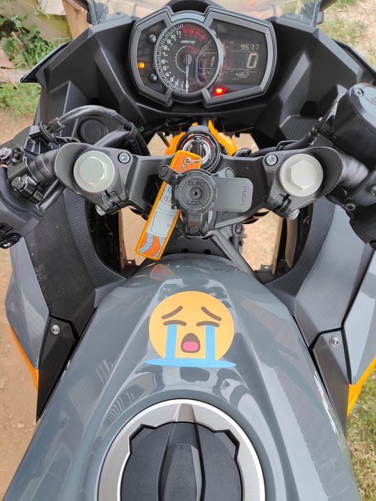 Sob Emoji Sticker – KommandoStore