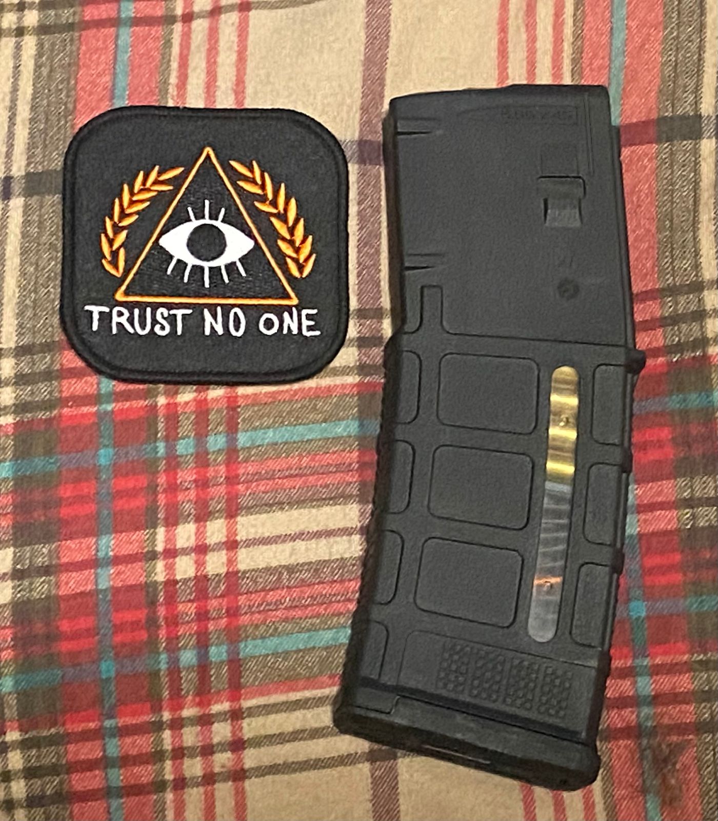 Trust No One Patch – KommandoStore